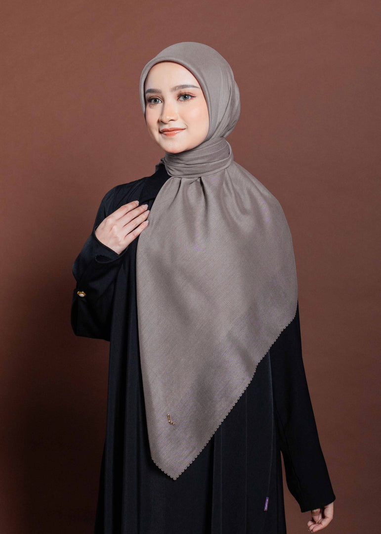 Keisha Lamisa Elzatta - Scarf Polos Mewah 115x115 cm