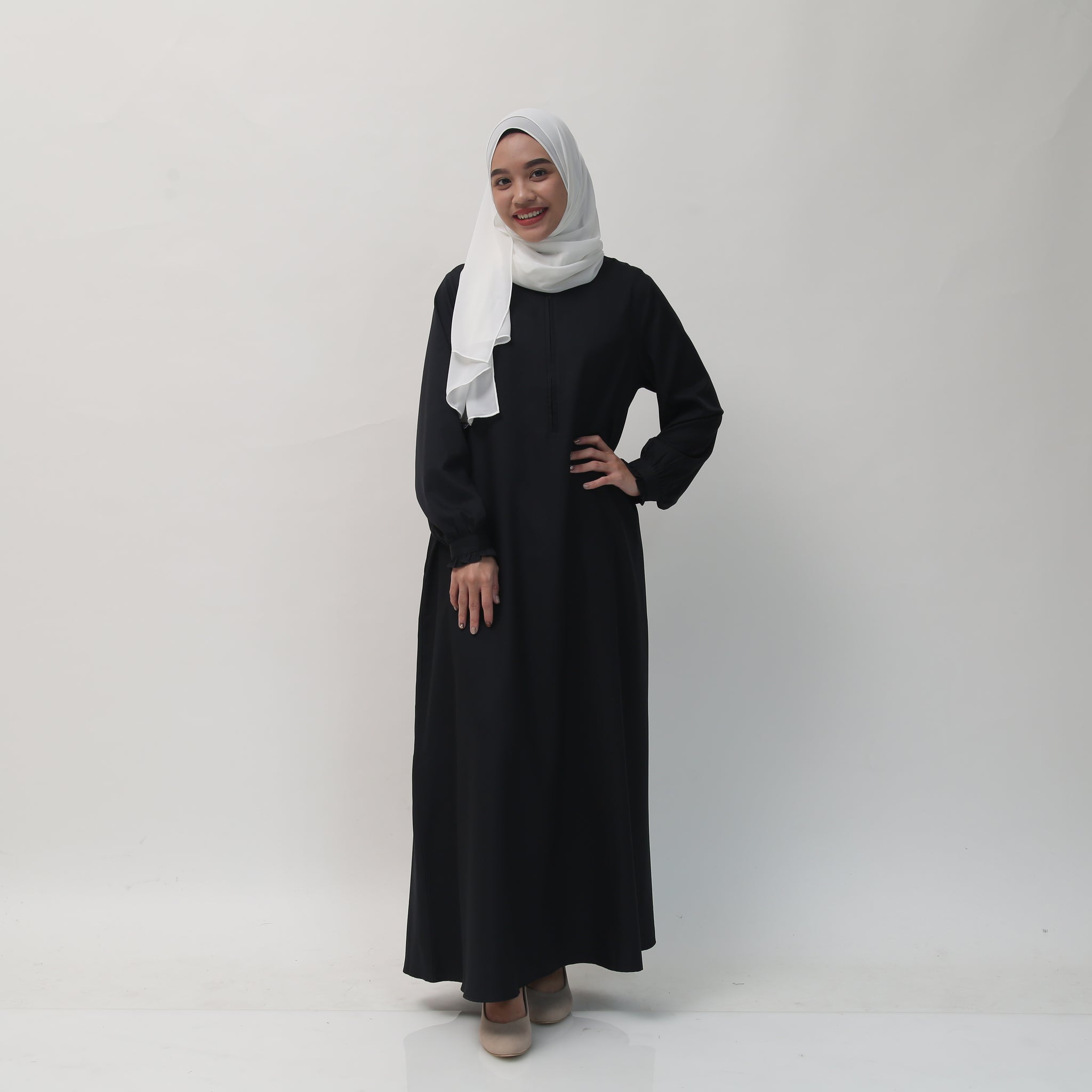 Gamis Manset Frills Ravelli - Hitam